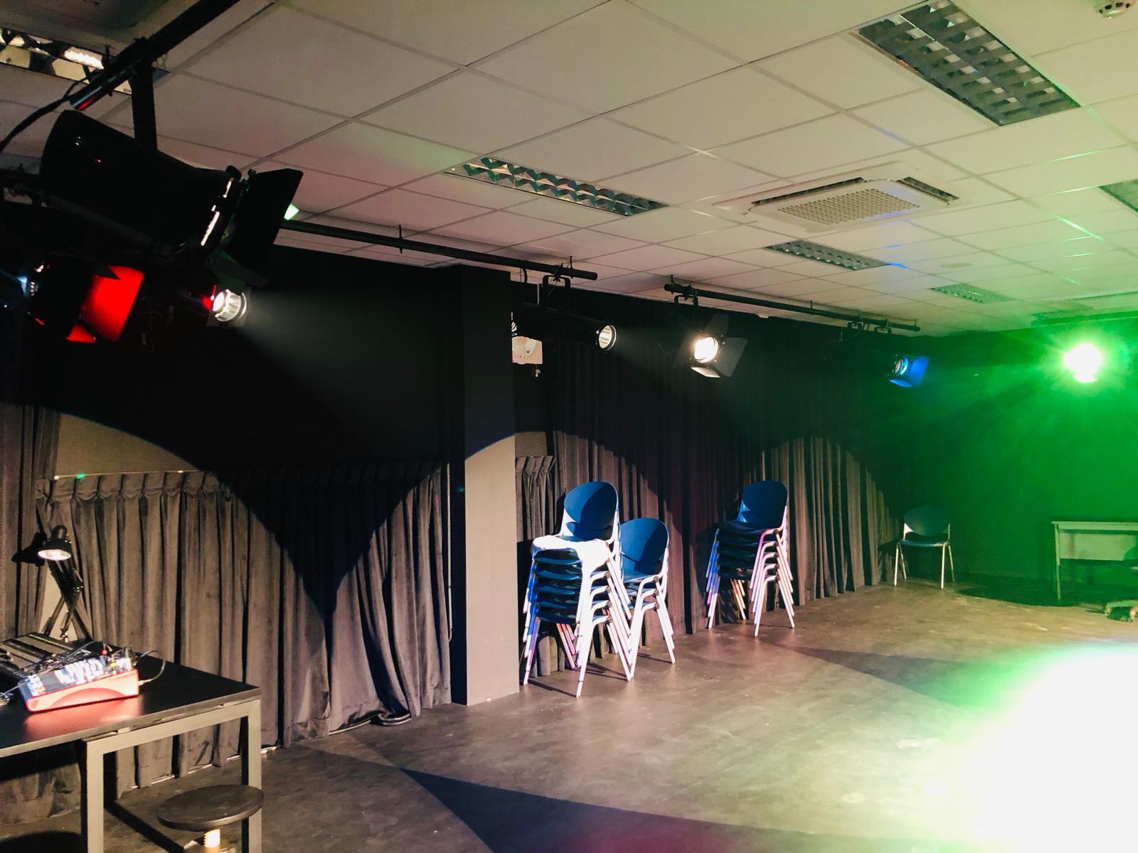 Led Ellipsoidal Light and Fresnel light for dance studio - THE ONE STUDIO